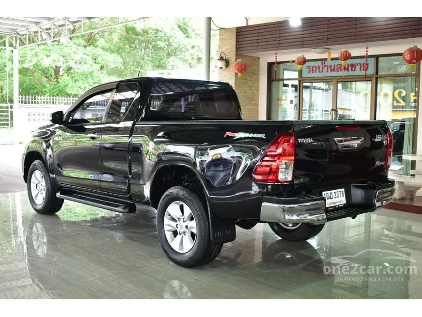 2017 Toyota Hilux Revo 2.4 SMARTCAB Prerunner E Pickup for sale on One2car