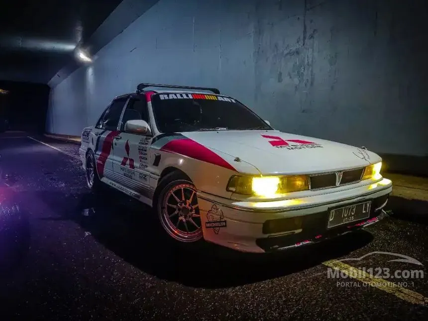 Jual Mobil Mitsubishi Eterna 1990 2.0 di Jawa Barat Manual Sedan Putih ...