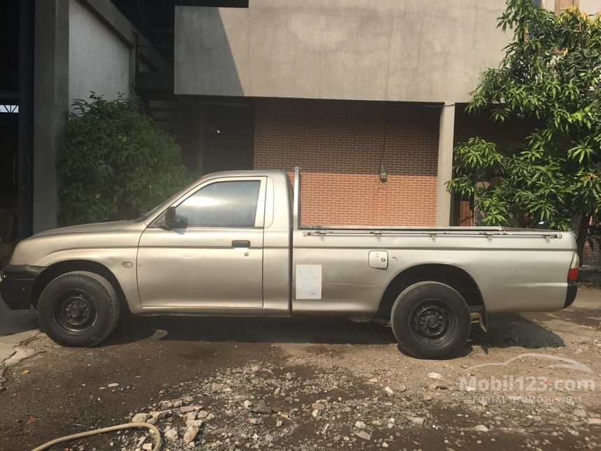 Jual Mobil Mitsubishi L200 Strada 2005 GLS 2.5 di Jawa Barat Manual ...