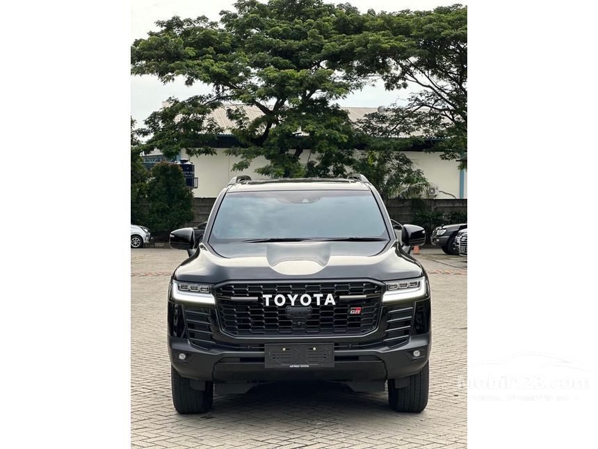 Jual Mobil Toyota Land Cruiser 2023 GR-S 70th Anniversary 3.3 di Banten ...