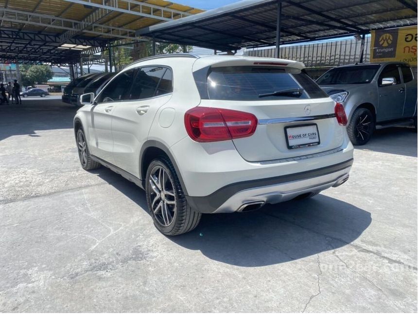 Mercedes-Benz GLA200 2016 W156 (ปี 14-17) Urban 1.6 เกียร์อัตโนมัติ สี ...