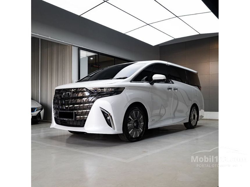 Jual Mobil Toyota Alphard 2024 HEV (Premium Color) 2.5 di Banten ...