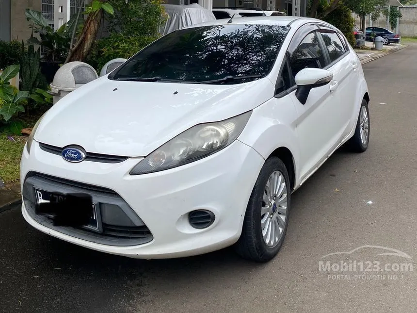 Jual Mobil Ford Fiesta 2013 Trend 1.4 di Jawa Barat Automatic Hatchback ...