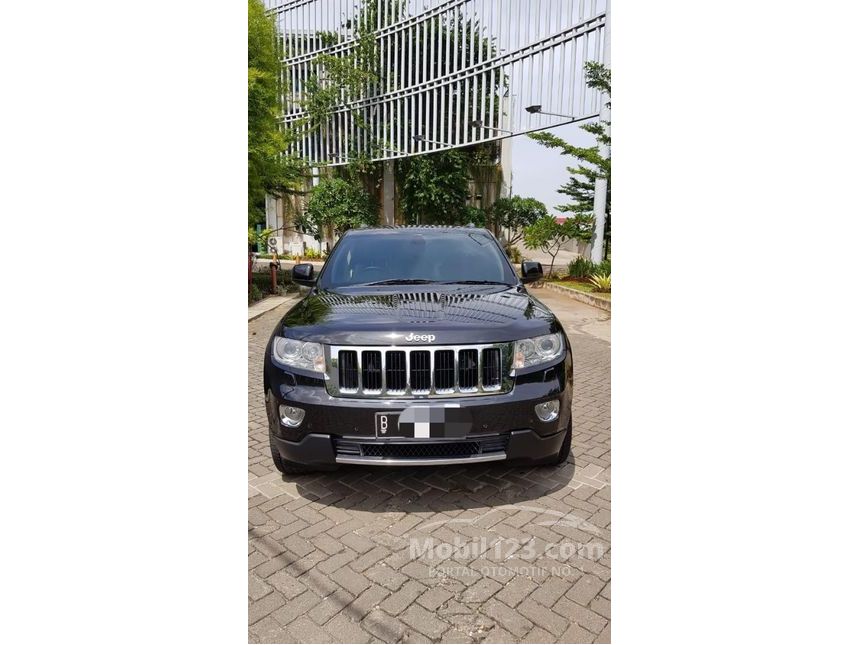 Jual Mobil Jeep Grand Cherokee 2012 Overland 5.7 di DKI Jakarta ...