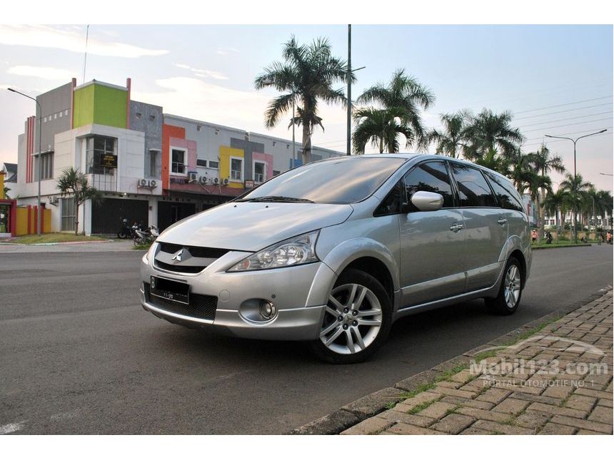Jual Mobil Mitsubishi Grandis 2010 GT 2.4 di Banten Automatic MPV ...