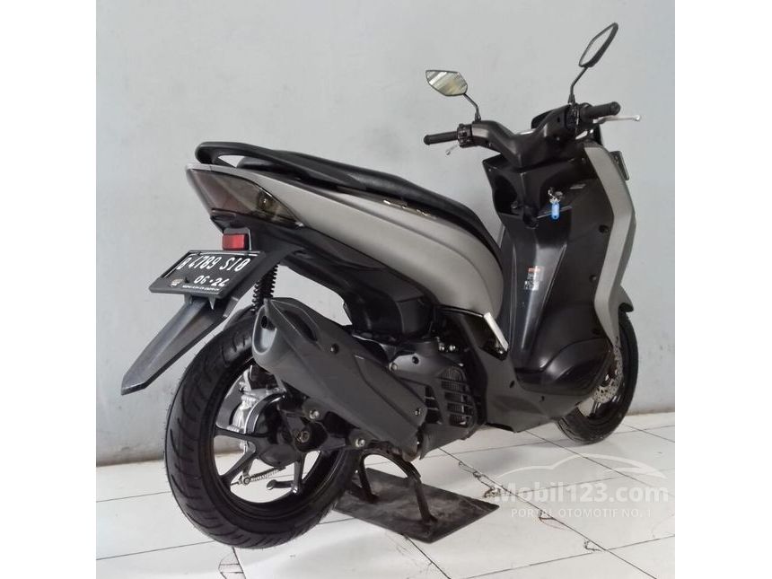Jual Motor Yamaha Lexi 2019 0.1 di Jawa Barat Automatic Others Silver ...