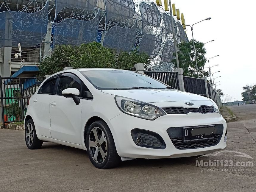 Jual Mobil KIA Rio 2013 1.4 di Jawa Barat Automatic Hatchback Putih Rp ...