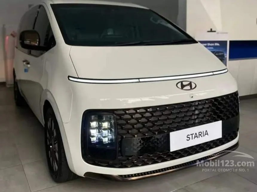 Jual Mobil Hyundai Staria 2023 Signature 7 2.2 di DKI Jakarta Automatic ...