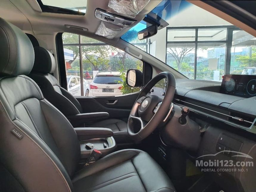 Jual Mobil Hyundai Staria 2021 Signature 7 2.2 di Jawa Barat Automatic ...