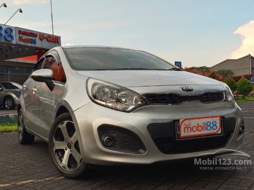 Jual Mobil KIA Rio 2013 UB 1.4 di Jawa Barat Automatic Hatchback Silver ...