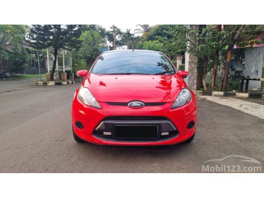 Jual Mobil Ford Fiesta 2012 Trend 1.4 di Jawa Barat Automatic Hatchback ...