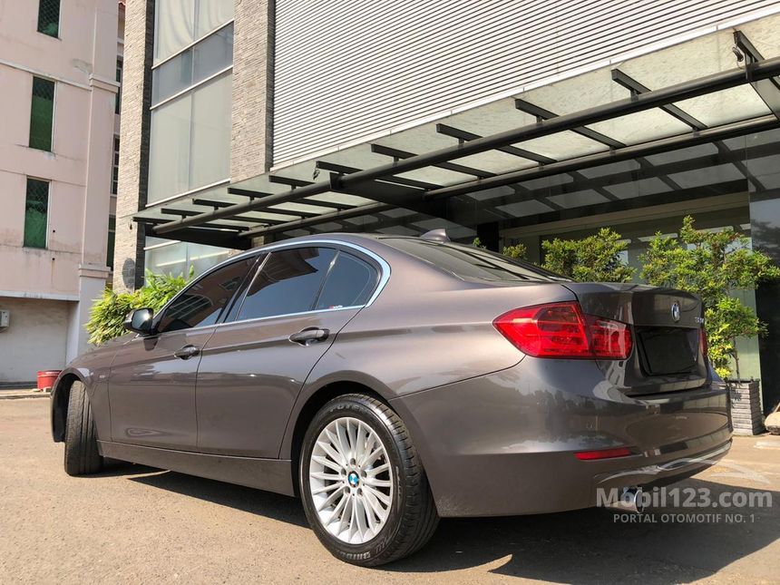 Jual Mobil BMW 320i 2015 Luxury 2.0 di DKI Jakarta Automatic Sedan ...