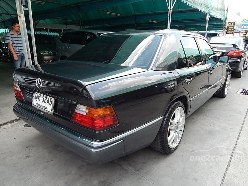 Mercedes-Benz 220E 1993 2.2 in กรุงเทพและปริมณฑล Automatic Sedan สีเทา ...
