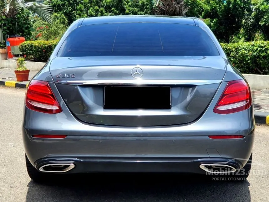 Jual Mobil Mercedes-Benz E300 2016 Avantgarde 2.0 di DKI Jakarta Automatic Sedan Abu-abu Rp 750. ...