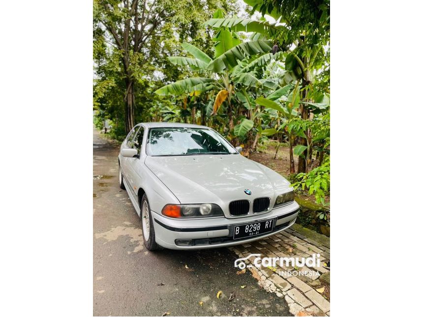 Jual Mobil BMW 528i 2001 Touring 2.8 di Indonesia (Lainnya) Automatic Wagon Abu-abu Rp 95.000. ...