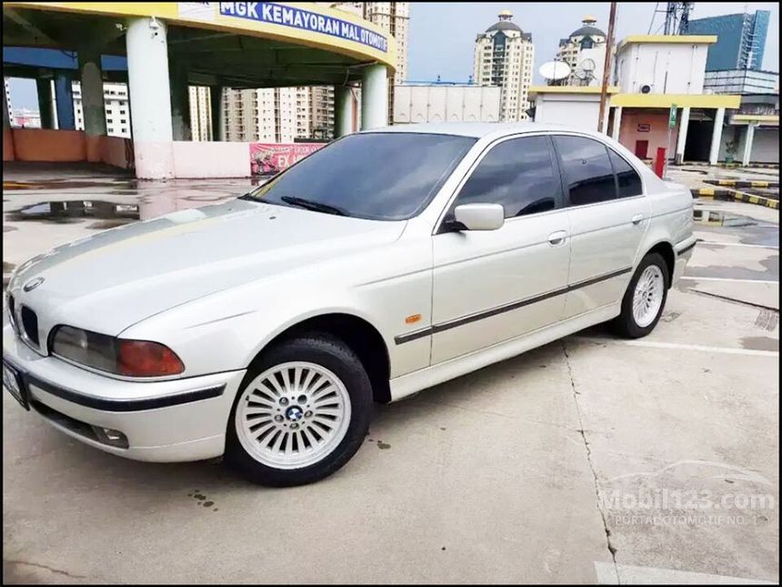 Jual Mobil BMW 523i 1998 E39 2.5 di DKI Jakarta Manual Sedan Silver Rp ...