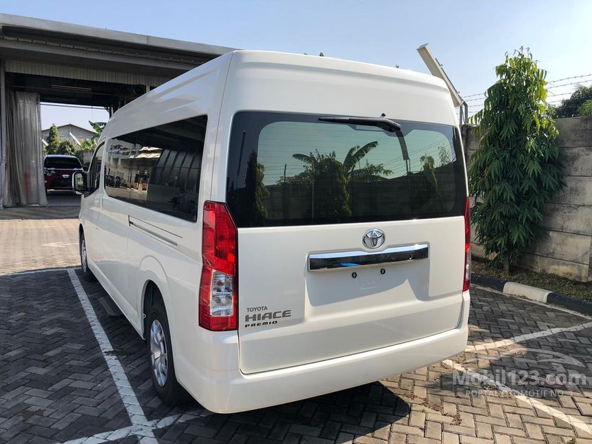 Jual Mobil Toyota Hiace 2019 High Grade Commuter 2.5 di Jawa Barat ...