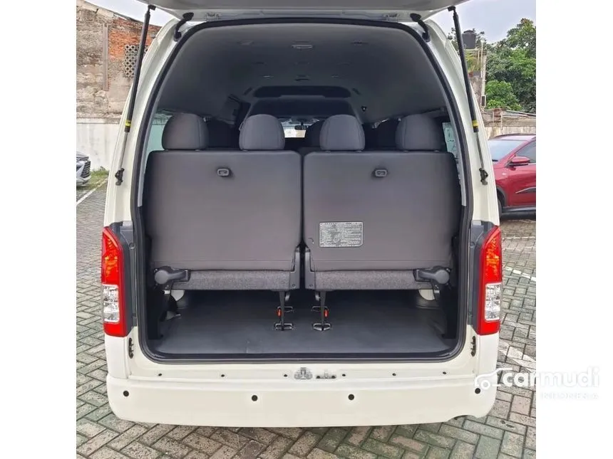 Toyota Hiace 2023 Commuter 3.0 in Banten Manual Van Wagon White for Rp ...