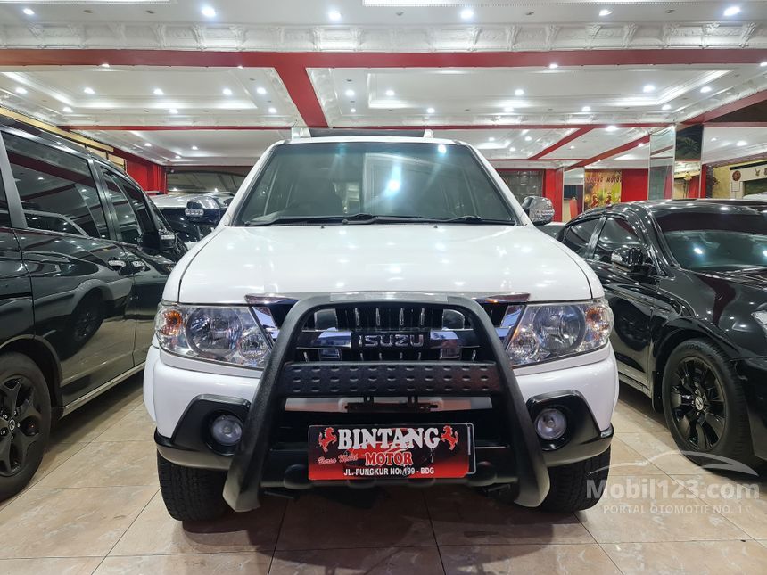 Jual Mobil Isuzu Panther 2013 GRAND TOURING 2.5 di Jawa Barat Manual ...