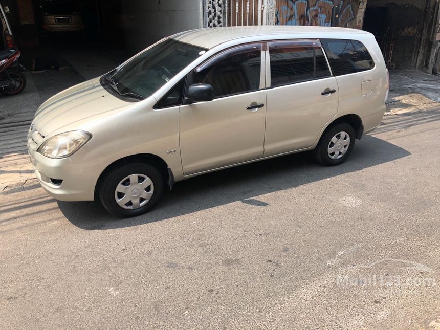 Jual Mobil Toyota Kijang Innova 2006 E 2.0 di DKI Jakarta Manual MPV ...