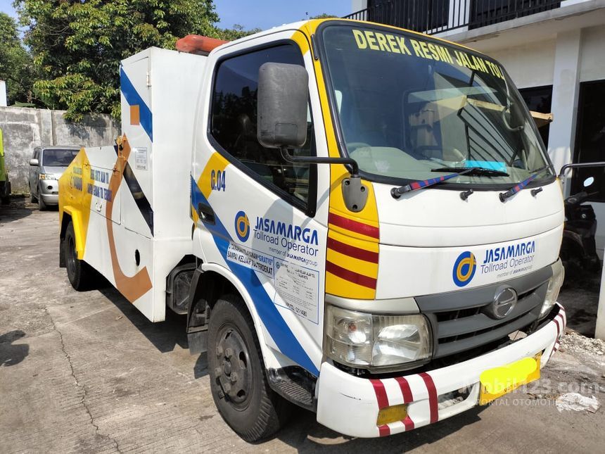 Jual Mobil Hino Dutro 2016 130 HD 4.0 di Jawa Barat Manual Lorry Putih ...