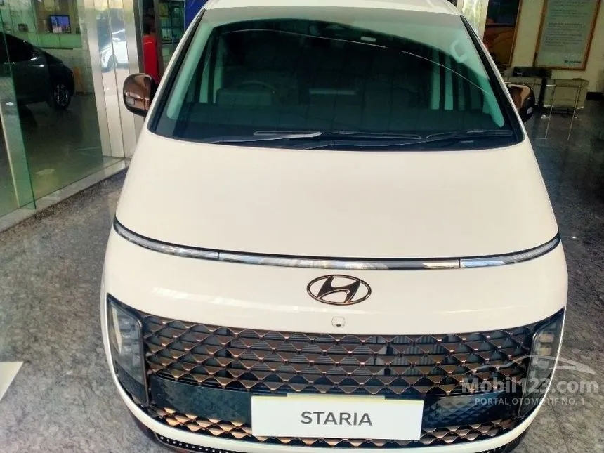 Jual Mobil Hyundai Staria 2022 Signature 9 2.2 di DKI Jakarta Automatic ...