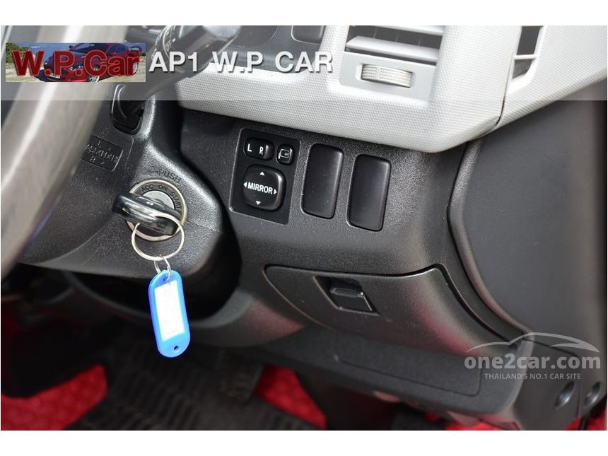Toyota Hiace 2010 D4D 2.5 in กรุงเทพและปริมณฑล Manual Van สีเงิน for ...
