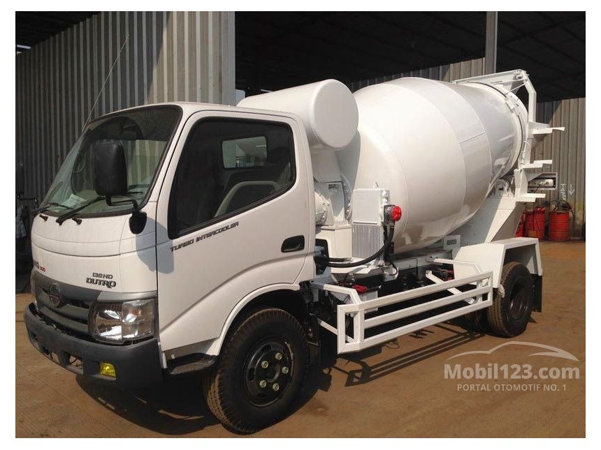 Jual Mobil Hino Dutro 2017 4.0 di Jawa Barat Manual Trucks Putih Rp 550 ...