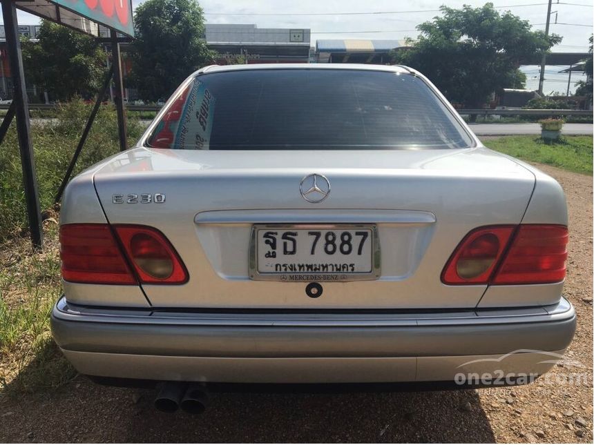 Mercedes-Benz E230 2006 Elegance 2.3 in ภาคกลาง Automatic Sedan สีเงิน ...