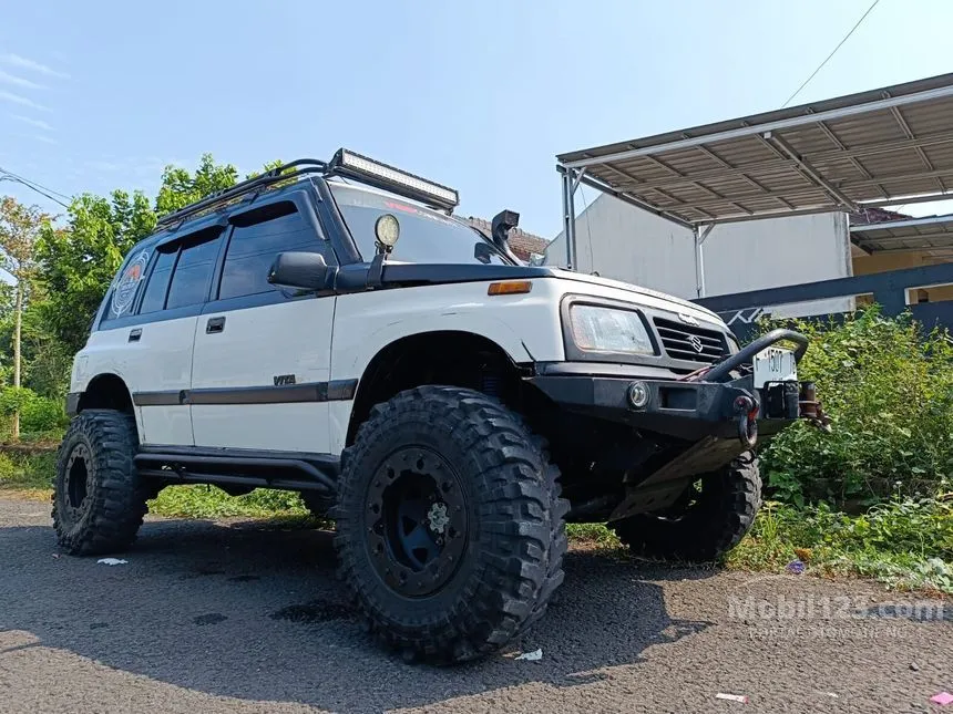 Jual Mobil Suzuki Vitara 1993 3 Door 1.6 di Jawa Barat Manual SUV Putih ...