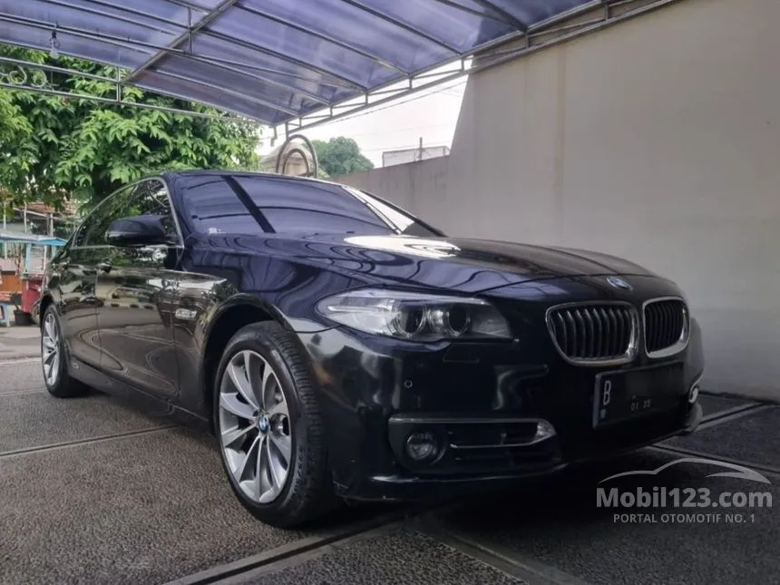 Jual Mobil BMW 520i 2016 Luxury 2.0 di Jawa Barat Automatic Sedan Hitam ...