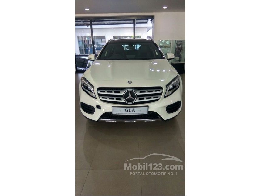 Jual Mobil Mercedes-Benz GLA 200 2017 Gasoline 1.6 di DKI Jakarta ...