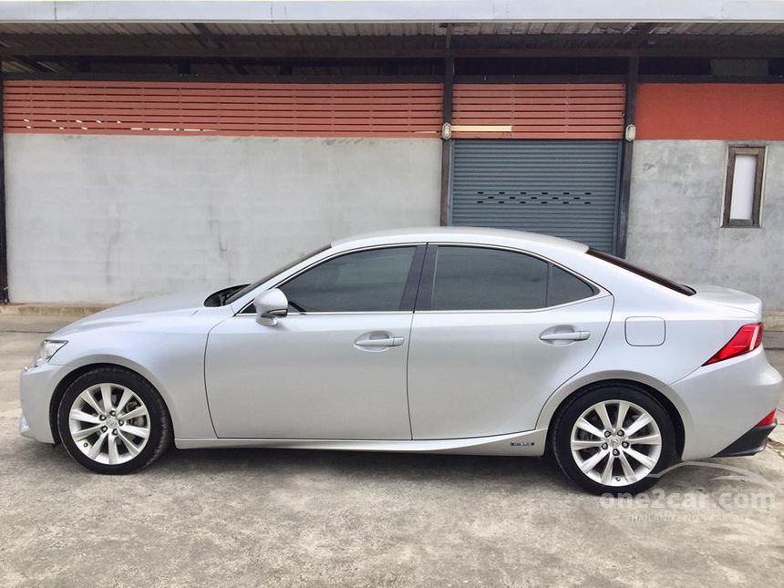 Lexus IS300h 2017 Premium 2.5 in กรุงเทพและปริมณฑล Automatic Sedan สีเงิน for 1,790,000 Baht ...