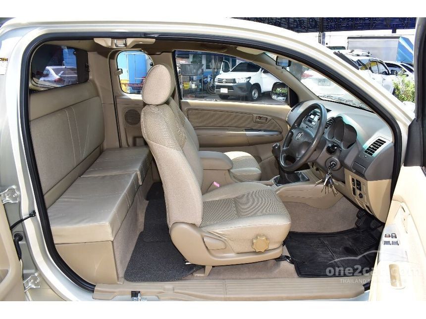 Toyota Hilux Vigo 2010 SMARTCAB (ปี 08-11) G 2.5 เกียร์ธรรมดา สีเงิน ...