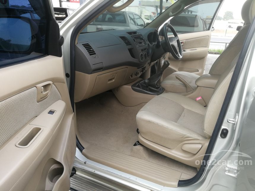 Toyota Hilux Vigo 2010 DOUBLE CAB (ปี 08-11) G 3.0 เกียร์ธรรมดา สีเงิน ...