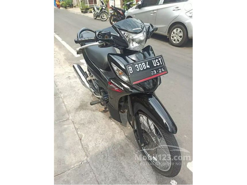 Jual Motor Honda Revo 2019 Fit 0.1 di DKI Jakarta Manual Others Hitam ...