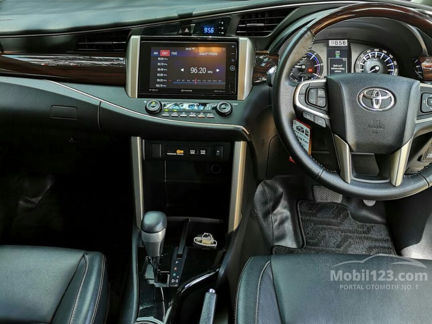 Jual Mobil Toyota Innova Venturer 2017 N140 2.4 di Jawa Tengah ...