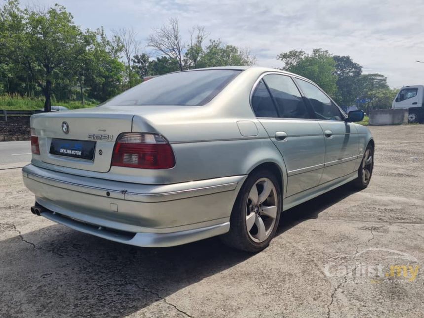 BMW 525i 1998 2.5 in Johor Automatic Sedan Silver for RM 12,800 - 7875642 - Carlist.my