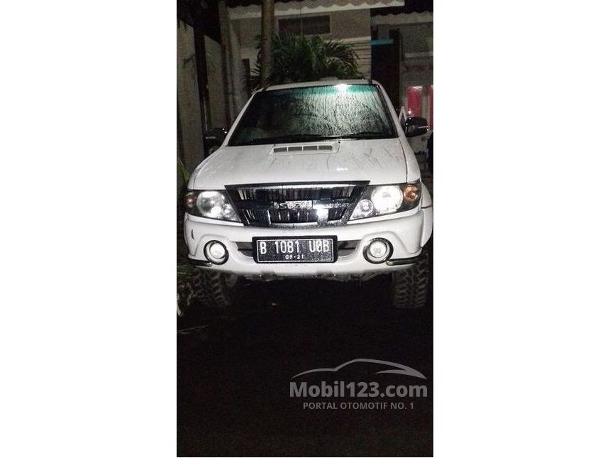 Jual Mobil Isuzu Panther 2011 GRAND TOURING 2.5 di Jawa Barat Manual ...