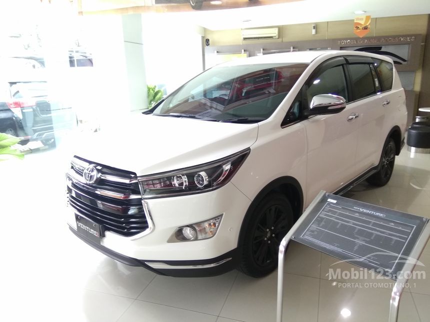 Jual Mobil Toyota Innova Venturer 2019 2.0 di Banten Automatic Wagon ...