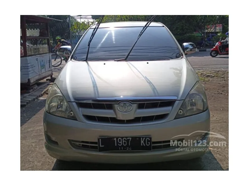 Jual Mobil Toyota Kijang Innova 2004 V 2.0 di Jawa Timur Manual MPV ...