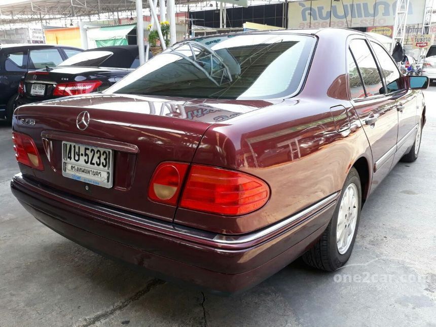 Mercedes-Benz E230 2000 Elegance 2.3 in กรุงเทพและปริมณฑล Automatic Sedan สีแดง for 290,000 Baht ...