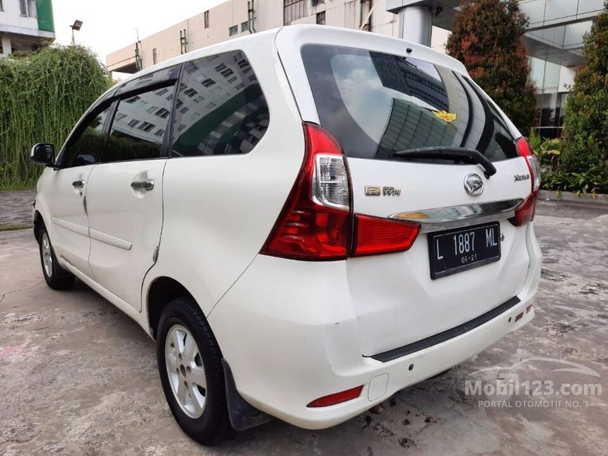 Jual Mobil Daihatsu Xenia 2016 R 1.3 di Jawa Timur Manual MPV Putih Rp ...