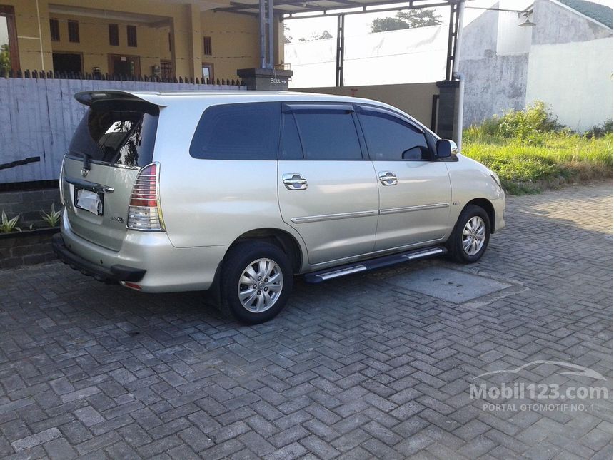 Jual Mobil Toyota Kijang Innova 2011 V 2.0 di Jawa Tengah Automatic MPV ...