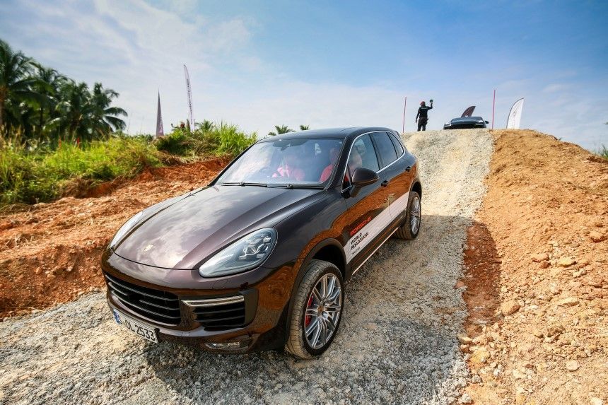 Can You Take A Porsche Cayenne Off-Road? - Reviews - Carlist.my