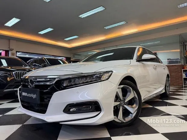Jual Honda Accord Silver Bekas di Indonesia Harga Kredit Murah | Mobil123