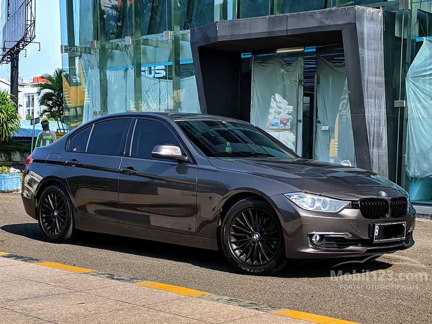 Jual Mobil BMW 320i 2015 Luxury 2.0 di DKI Jakarta Automatic Hatchback ...