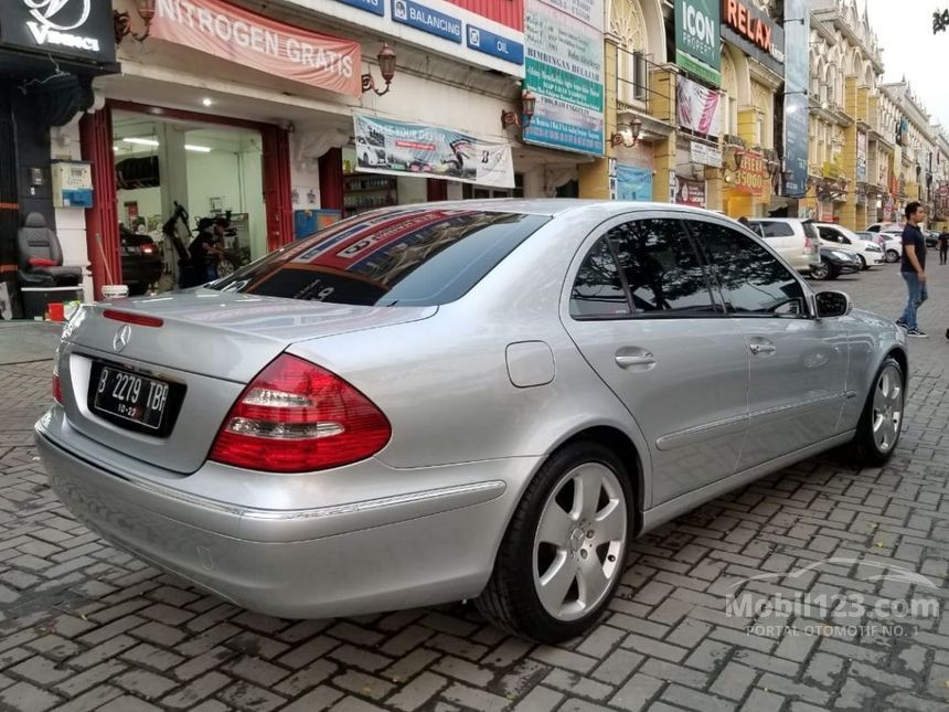 Jual Mobil Mercedes-Benz E260 2004 E260 2.6 di Banten Automatic Sedan ...