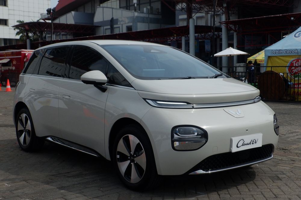 Harga Lebih Murah Hampir Rp30 Juta, Spesifikasi Wuling Cloud EV Sanggup ...