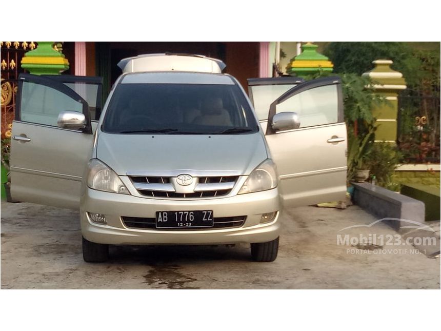 Jual Mobil Toyota Kijang Innova 2004 G 2.0 di Yogyakarta Manual MPV ...